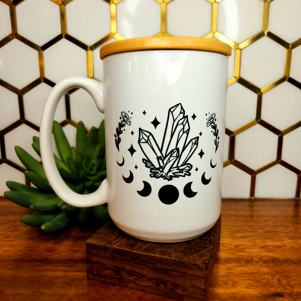 "Moon Phase & Crystal's" Mug with Lid – Desired Elements